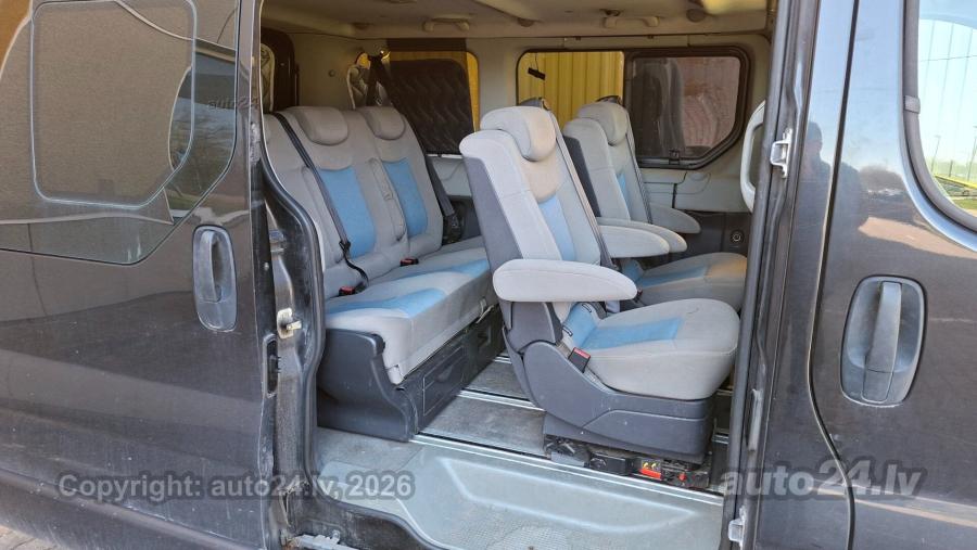 Melns Renault Trafic 2006 Tallina, ar dzinēja tilpumu 2.00 L un nobraukumu 466 tūkst. km par 3900 €, foto 10 vietnē AUTOMOTO.COM.LV