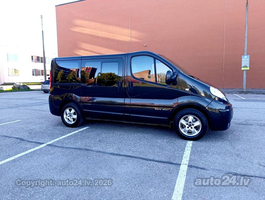Black Renault Trafic 2006 in Tallinn, with an engine capacity of 2.00 L and mileage of 464 thousand km for 5999 €, photo 9 on AUTOMOTO.COM.LV
