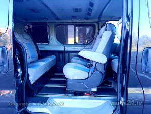 Black Renault Trafic 2006 in Tallinn, with an engine capacity of 2.00 L and mileage of 464 thousand km for 5999 €, photo 14 on AUTOMOTO.COM.LV