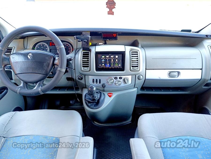 Black Renault Trafic 2006 in Tallinn, with an engine capacity of 2.00 L and mileage of 464 thousand km for 5999 €, photo 17 on AUTOMOTO.COM.LV