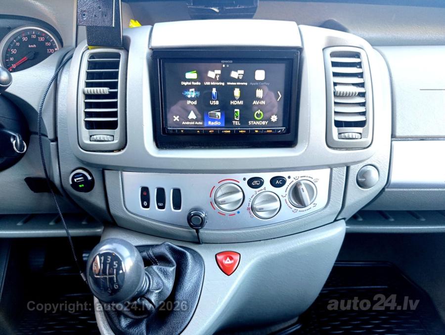 Black Renault Trafic 2006 in Tallinn, with an engine capacity of 2.00 L and mileage of 464 thousand km for 5999 €, photo 19 on AUTOMOTO.COM.LV