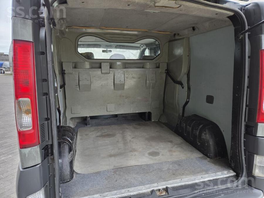 Black Renault Trafic 2008 in Bauska, with an engine capacity of 2.00 L and mileage of 0 thousand km for 4980 €, photo 15 on AUTOMOTO.COM.LV