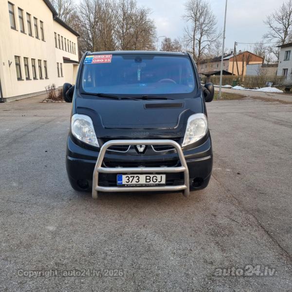 Melns Renault Trafic 2010 Elva, ar dzinēja tilpumu 2.50 L un nobraukumu 399 tūkst. km par 10000 €, foto 1 vietnē AUTOMOTO.COM.LV