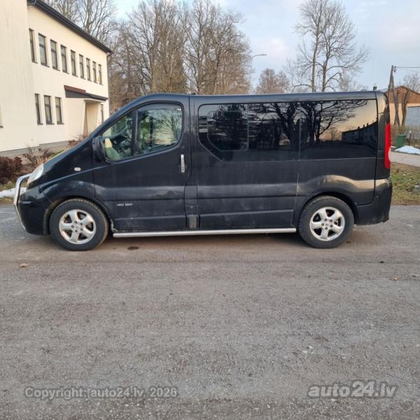 Melns Renault Trafic 2010 Elva, ar dzinēja tilpumu 2.50 L un nobraukumu 399 tūkst. km par 10000 €, foto 4 vietnē AUTOMOTO.COM.LV