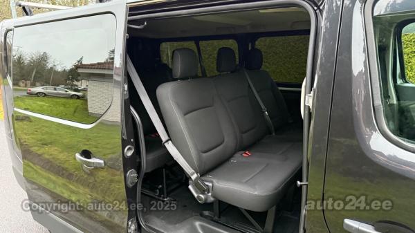 Melns Renault Trafic 2016 Tallina, ar dzinēja tilpumu 1.60 L un nobraukumu 190 tūkst. km par 12500 €, foto 8 vietnē AUTOMOTO.COM.LV
