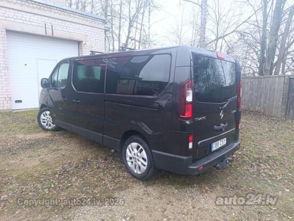 Black Renault Trafic 2017 in Tallinn, with an engine capacity of 1.60 L and mileage of 251 thousand km for 14900 €, photo 2 on AUTOMOTO.COM.LV