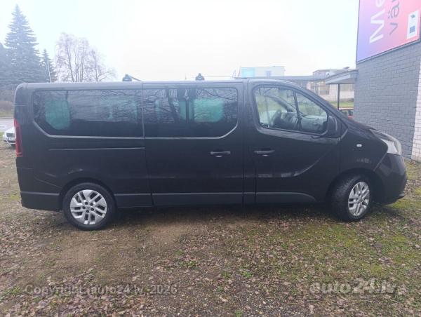 Black Renault Trafic 2017 in Tallinn, with an engine capacity of 1.60 L and mileage of 251 thousand km for 14900 €, photo 5 on AUTOMOTO.COM.LV