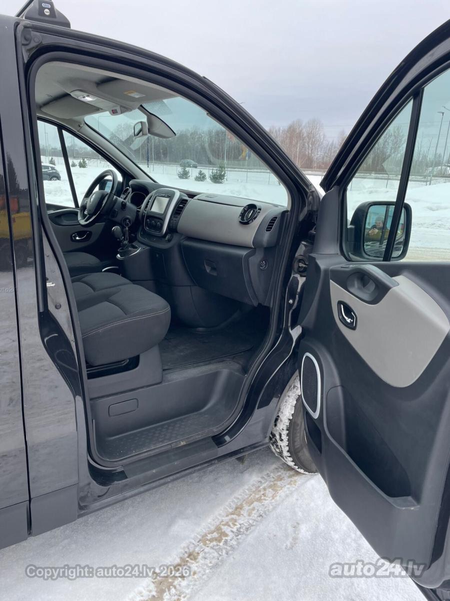 Black Renault Trafic 2018 in Tallinn, with an engine capacity of 1.60 L and mileage of 158 thousand km for 15900 €, photo 8 on AUTOMOTO.COM.LV