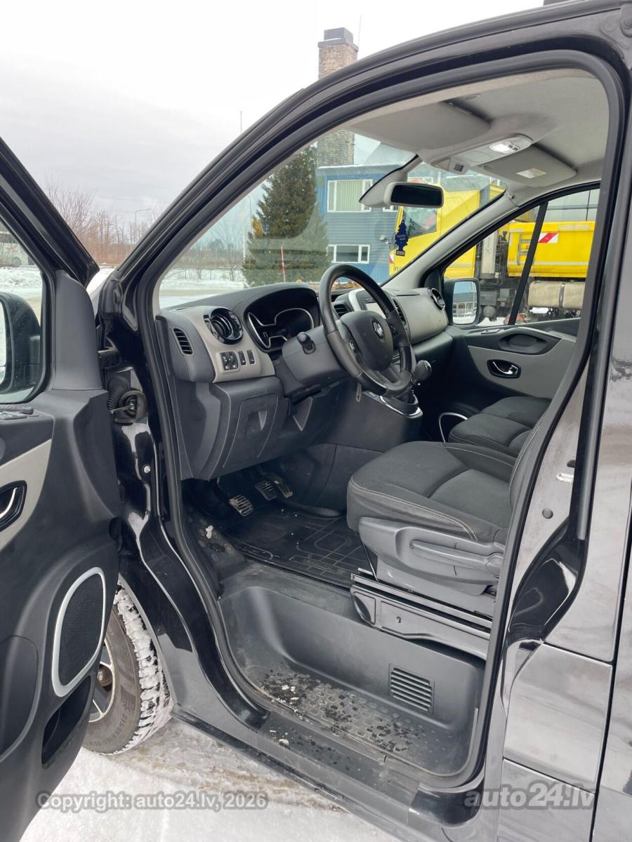 Black Renault Trafic 2018 in Tallinn, with an engine capacity of 1.60 L and mileage of 158 thousand km for 15900 €, photo 15 on AUTOMOTO.COM.LV