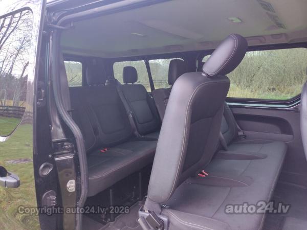 Black Renault Trafic 2020 in Tartu, with an engine capacity of 2.00 L and mileage of 195 thousand km for 23900 €, photo 5 on AUTOMOTO.COM.LV