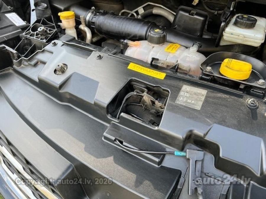 Black Renault Trafic 2020 in Tallinn, with an engine capacity of 2.00 L and mileage of 163 thousand km for 19998 €, photo 6 on AUTOMOTO.COM.LV
