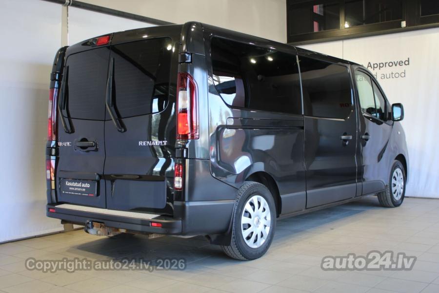 Black Renault Trafic 2021 in Tallinn, with an engine capacity of 2.00 L and mileage of 147 thousand km for 23990 €, photo 3 on AUTOMOTO.COM.LV