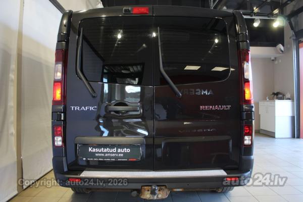Black Renault Trafic 2021 in Tallinn, with an engine capacity of 2.00 L and mileage of 147 thousand km for 23990 €, photo 4 on AUTOMOTO.COM.LV