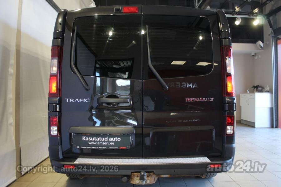 Black Renault Trafic 2021 in Tallinn, with an engine capacity of 2.00 L and mileage of 147 thousand km for 23990 €, photo 5 on AUTOMOTO.COM.LV
