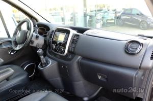 Black Renault Trafic 2021 in Tallinn, with an engine capacity of 2.00 L and mileage of 136 thousand km for 29900 €, photo 11 on AUTOMOTO.COM.LV