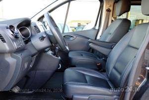 Black Renault Trafic 2021 in Tallinn, with an engine capacity of 2.00 L and mileage of 136 thousand km for 29900 €, photo 14 on AUTOMOTO.COM.LV