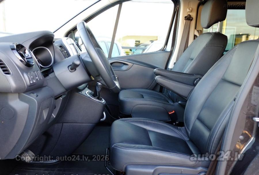 Black Renault Trafic 2021 in Tallinn, with an engine capacity of 2.00 L and mileage of 136 thousand km for 29900 €, photo 14 on AUTOMOTO.COM.LV