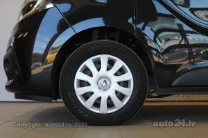 Black Renault Trafic 2021 in Tallinn, with an engine capacity of 2.00 L and mileage of 147 thousand km for 23990 €, photo 16 on AUTOMOTO.COM.LV
