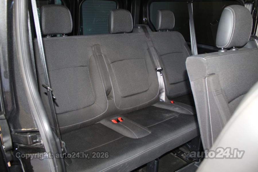 Black Renault Trafic 2021 in Tallinn, with an engine capacity of 2.00 L and mileage of 147 thousand km for 23990 €, photo 20 on AUTOMOTO.COM.LV