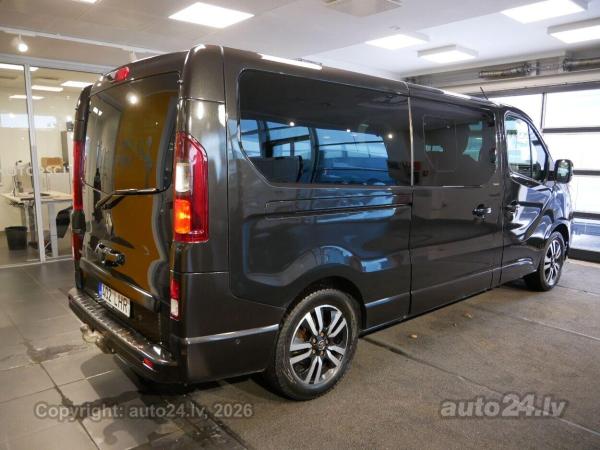 Black Renault Trafic 2022 in Tallinn, with an engine capacity of 2.00 L and mileage of 133 thousand km for 32000 €, photo 3 on AUTOMOTO.COM.LV