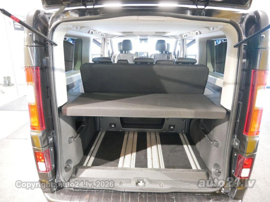 Black Renault Trafic 2022 in Tallinn, with an engine capacity of 2.00 L and mileage of 133 thousand km for 32000 €, photo 16 on AUTOMOTO.COM.LV