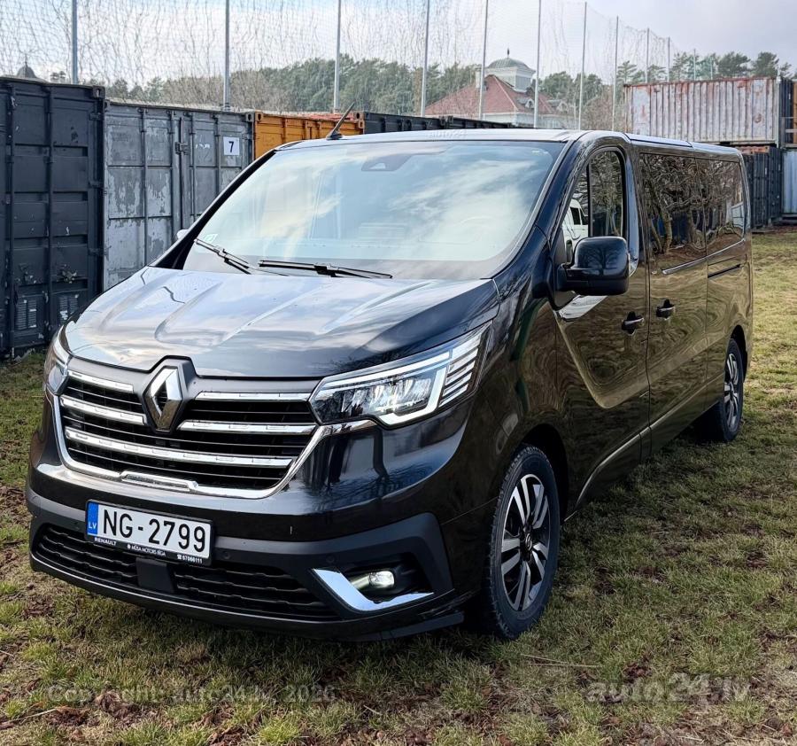 Black Renault Trafic 2022 in Riga, with an engine capacity of 2.00 L and mileage of 127 thousand km for 24495 €, photo 3 on AUTOMOTO.COM.LV