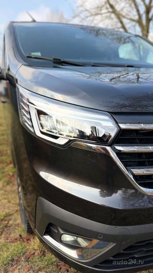 Black Renault Trafic 2022 in Riga, with an engine capacity of 2.00 L and mileage of 127 thousand km for 24495 €, photo 4 on AUTOMOTO.COM.LV