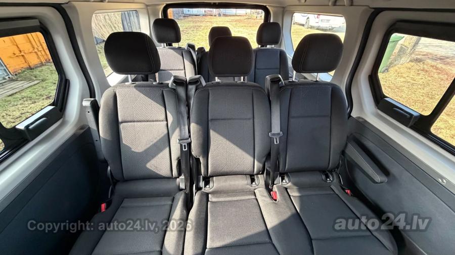 Black Renault Trafic 2022 in Riga, with an engine capacity of 2.00 L and mileage of 127 thousand km for 24495 €, photo 9 on AUTOMOTO.COM.LV