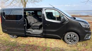 Black Renault Trafic 2022 in Riga, with an engine capacity of 2.00 L and mileage of 127 thousand km for 24495 €, photo 10 on AUTOMOTO.COM.LV