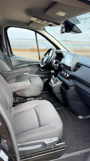 Black Renault Trafic 2022 in Riga, with an engine capacity of 2.00 L and mileage of 127 thousand km for 24495 €, photo 11 on AUTOMOTO.COM.LV