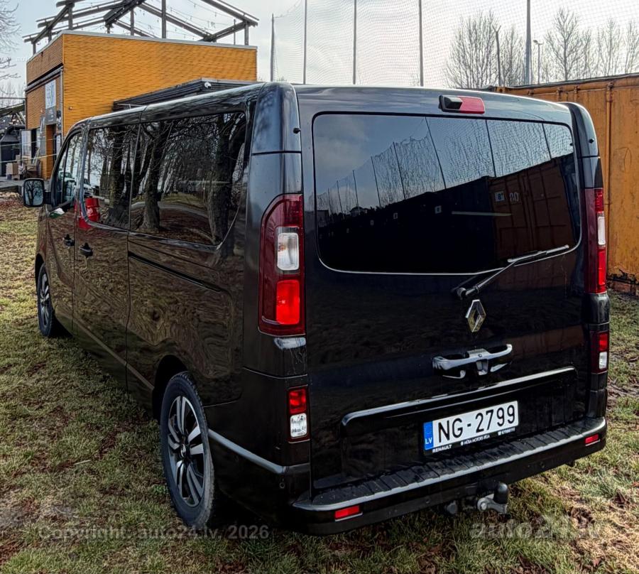 Black Renault Trafic 2022 in Riga, with an engine capacity of 2.00 L and mileage of 127 thousand km for 24495 €, photo 16 on AUTOMOTO.COM.LV