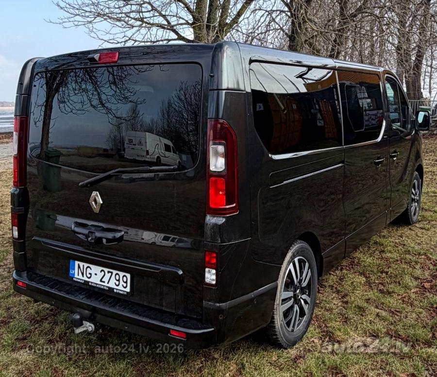 Black Renault Trafic 2022 in Riga, with an engine capacity of 2.00 L and mileage of 127 thousand km for 24495 €, photo 17 on AUTOMOTO.COM.LV