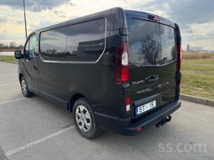 Черный Рено Трафик 2022 в Огре, объемом двигателя 2.00 л и пробегом 130 тыс. км за 16900 €, фото 4 на AUTOMOTO.COM.LV