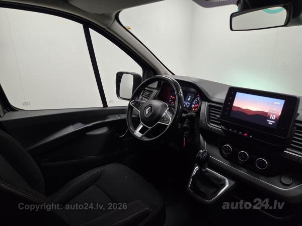 Renault Trafic 2022 in Tallinn on AUTOMOTO.COM.LV Black Renault Trafic 2022 in Tallinn, with an engine capacity of 2.00 L and mileage of 104 thousand km for 28900 €, photo 11 on AUTOMOTO.COM.LV