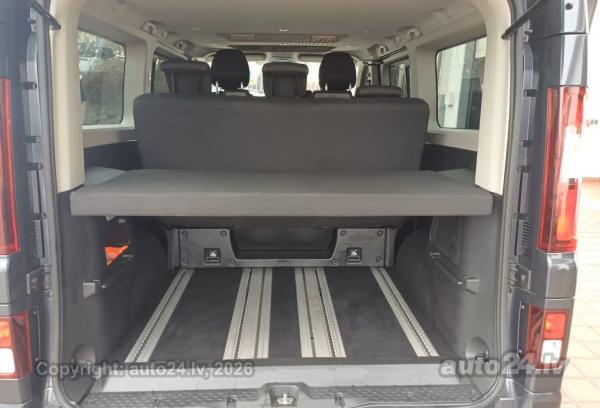 Melns Renault Trafic 2023 Tallina, ar dzinēja tilpumu 2.00 L un nobraukumu 37 tūkst. km par 39900 €, foto 8 vietnē AUTOMOTO.COM.LV