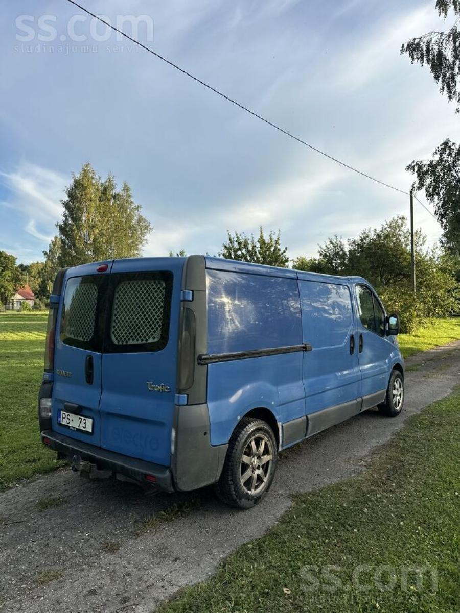 Zils Renault Trafic 2003 Madona, ar dzinēja tilpumu 1.90 L un nobraukumu 475 tūkst. km par 1950 €, foto 4 vietnē AUTOMOTO.COM.LV