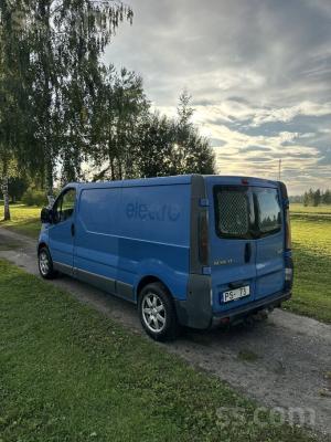 Zils Renault Trafic 2003 Madona, ar dzinēja tilpumu 1.90 L un nobraukumu 475 tūkst. km par 1950 €, foto 5 vietnē AUTOMOTO.COM.LV
