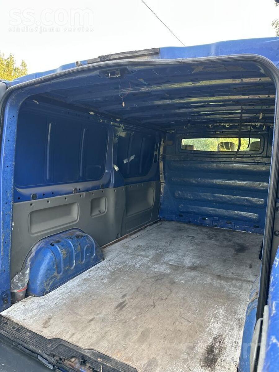 Zils Renault Trafic 2003 Madona, ar dzinēja tilpumu 1.90 L un nobraukumu 475 tūkst. km par 1950 €, foto 7 vietnē AUTOMOTO.COM.LV