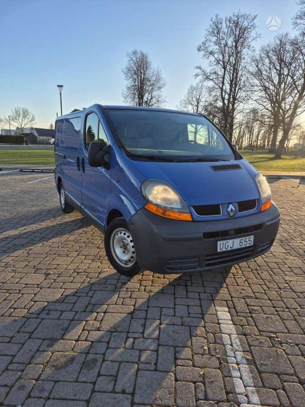 Blue Renault Trafic 2004 in Siauliai, with an engine capacity of 1.90 L and mileage of 332 thousand km for 2380 €, photo 1 on AUTOMOTO.COM.LV