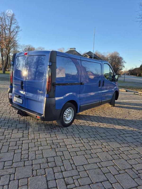 Blue Renault Trafic 2004 in Siauliai, with an engine capacity of 1.90 L and mileage of 332 thousand km for 2380 €, photo 2 on AUTOMOTO.COM.LV
