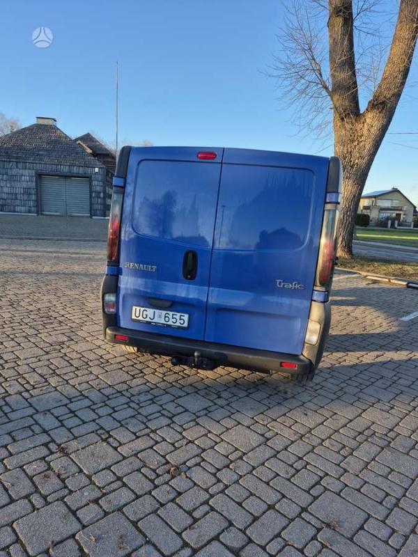 Blue Renault Trafic 2004 in Siauliai, with an engine capacity of 1.90 L and mileage of 332 thousand km for 2380 €, photo 4 on AUTOMOTO.COM.LV