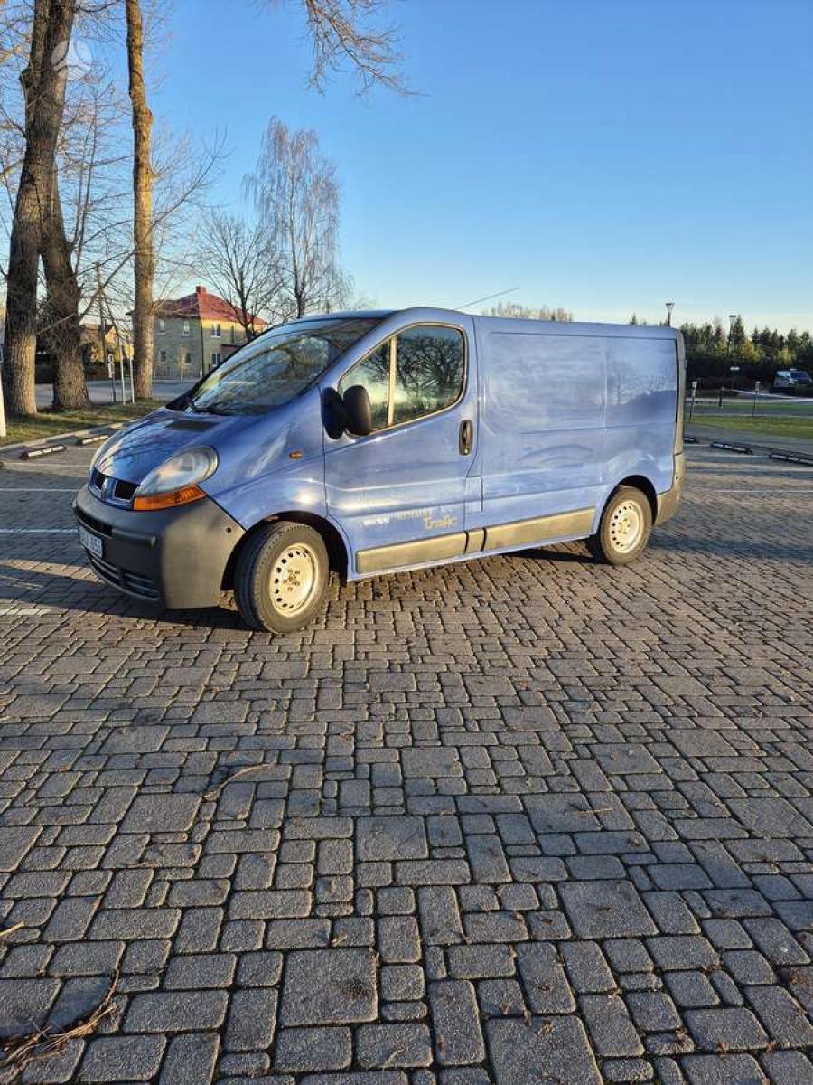 Zils Renault Trafic 2004 Šauļi, ar dzinēja tilpumu 1.90 L un nobraukumu 332 tūkst. km par 2380 €, foto 9 vietnē AUTOMOTO.COM.LV