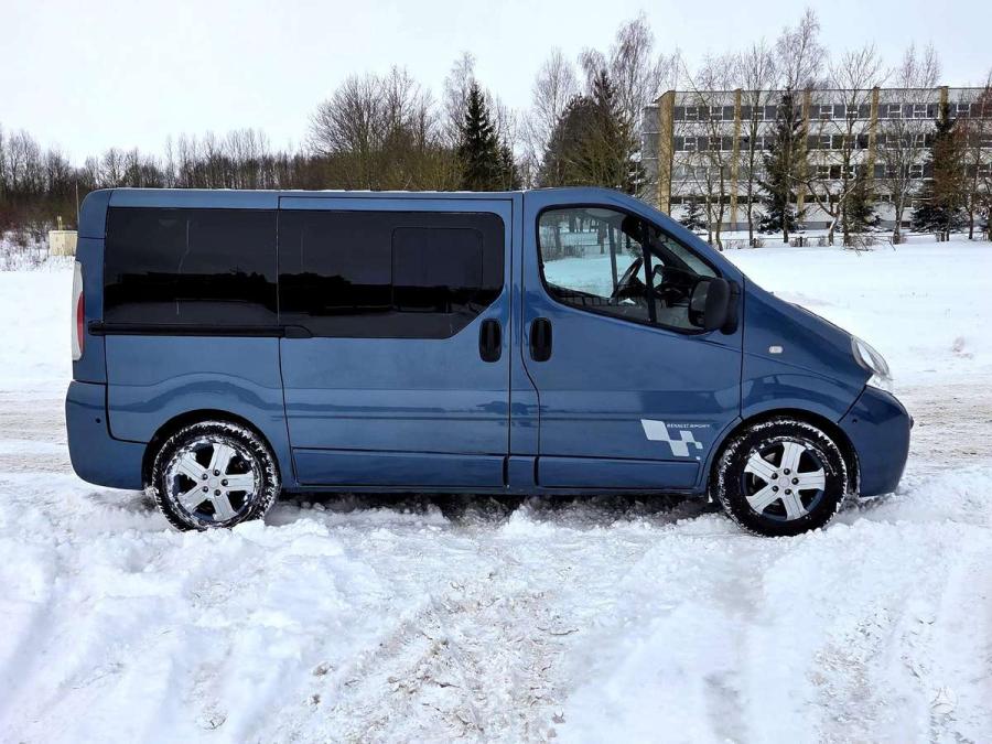 Zils Renault Trafic 2004 Kėdainiai, ar dzinēja tilpumu 2.50 L un nobraukumu 198 tūkst. km par 6300 €, foto 9 vietnē AUTOMOTO.COM.LV