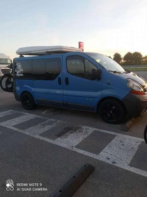 Blue Renault Trafic 2004 in Taurage, with an engine capacity of 1.90 L and mileage of 280 thousand km for 2900 €, photo 4 on AUTOMOTO.COM.LV