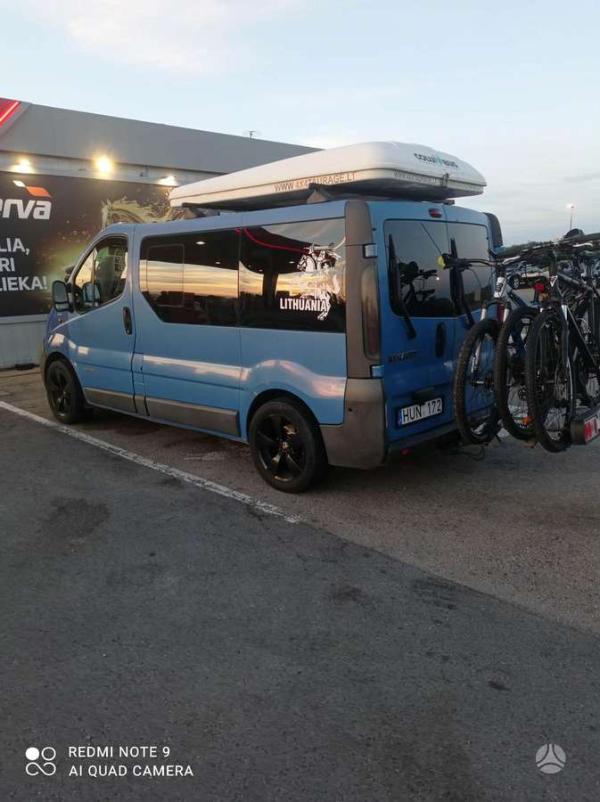 Blue Renault Trafic 2004 in Taurage, with an engine capacity of 1.90 L and mileage of 280 thousand km for 2900 €, photo 4 on AUTOMOTO.COM.LV