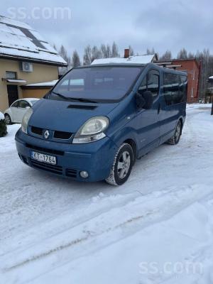 Blue Renault Trafic 2005 in Valmiera, with an engine capacity of 2.50 L and mileage of 263 thousand km for 6900 €, photo  on AUTOMOTO.COM.LV