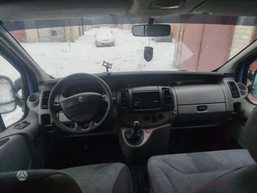 Zils Renault Trafic 2005 Klaipėda, ar dzinēja tilpumu 2.50 L un nobraukumu 444 tūkst. km par 3400 €, foto 6 vietnē AUTOMOTO.COM.LV