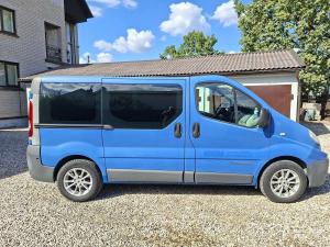 Blue Renault Trafic 2007 in Kaunas, with an engine capacity of 2.46 L and mileage of 433 thousand km for 5000 €, photo 7 on AUTOMOTO.COM.LV