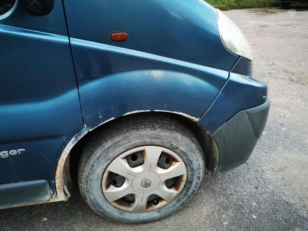 Zils Renault Trafic 2007 Kauņa, ar dzinēja tilpumu 2.50 L un nobraukumu 769 tūkst. km par 1100 €, foto 10 vietnē AUTOMOTO.COM.LV