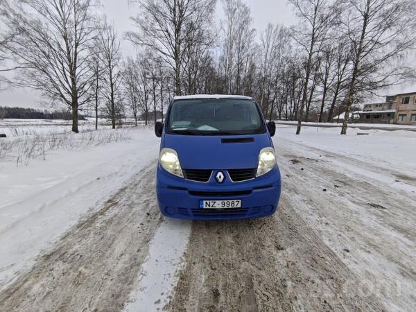 Blue Renault Trafic 2008 in Madona, with an engine capacity of 2.00 L and mileage of 315 thousand km for 5150 €, photo 2 on AUTOMOTO.COM.LV